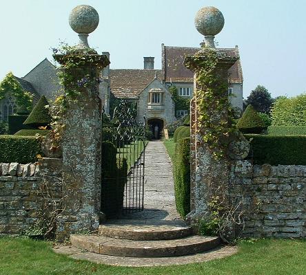 Lytes Cary Manor Grden - Arts and Crafts - Great British Gardens