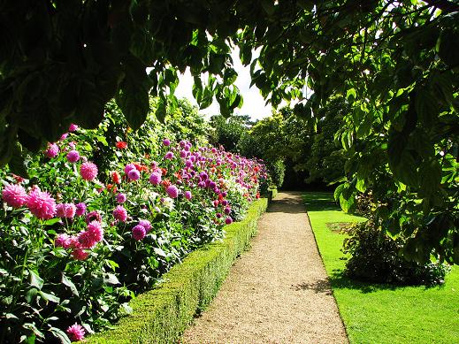 Rousham House Garden & places to stay - Great British Gardens