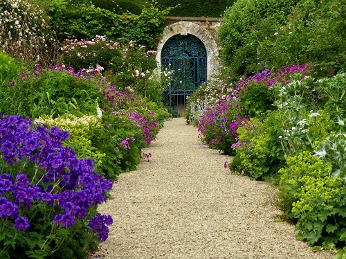 Rousham House Garden & places to stay - Great British Gardens